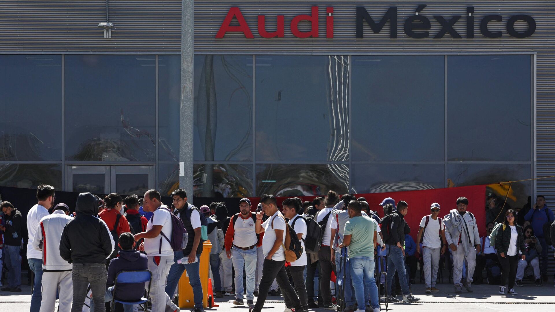 Amlo Desea Que Se Resuelva La Huelga De Los Trabajadores De Audi En